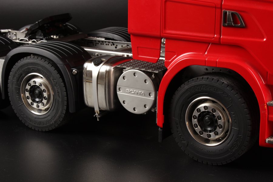 3 axle tractor chassis (2 steer) - LXYRC