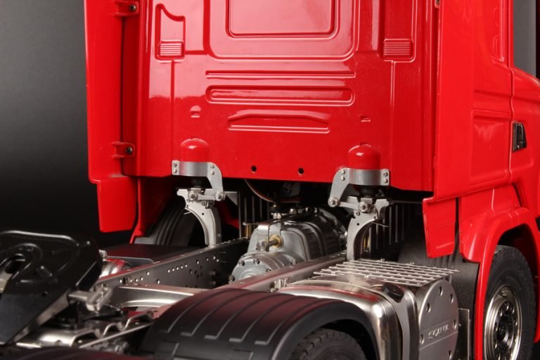 3 axle tractor chassis (2 steer) - LXYRC